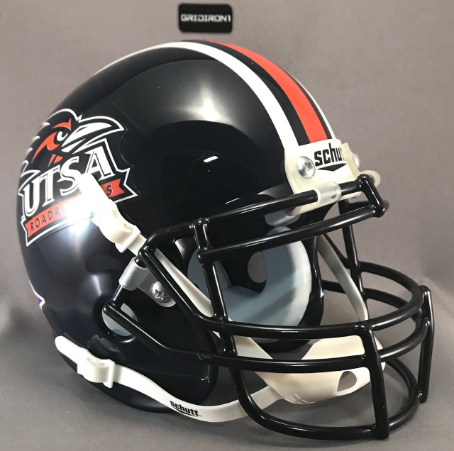 UTSA Roadrunners Schutt round ear hole 2011